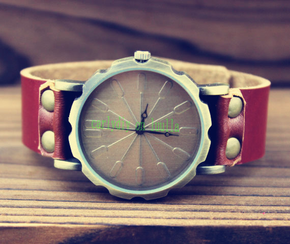 Retro Neutral Leather Watch on Luulla